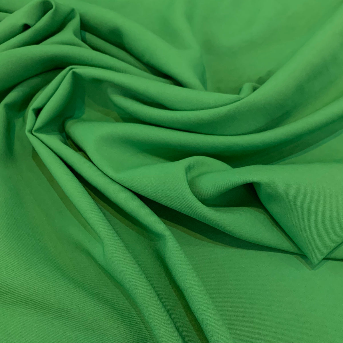 Mid Weight Rayon Poly Fabric - Kelly Green – Stitches